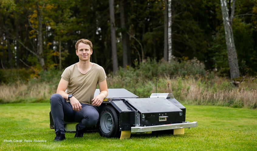 A golf robot for automating the world's driving ranges - Compotech